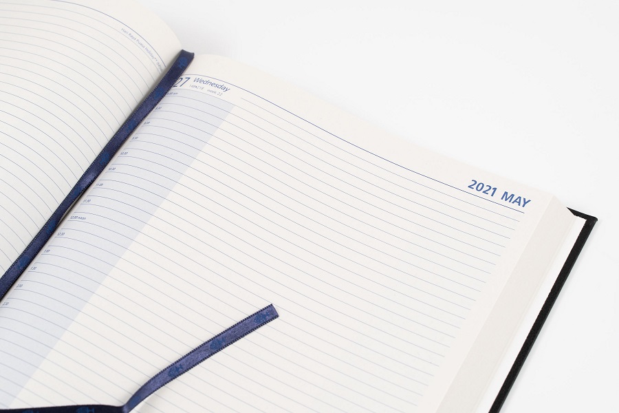 DEBDEN Kyoto A4 Day to Page Diary 3001.P99